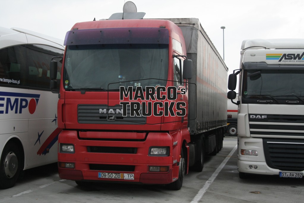 LKW Foto MAN TGA D20 Common Rail Planensattelzug Portugal rot #c2js