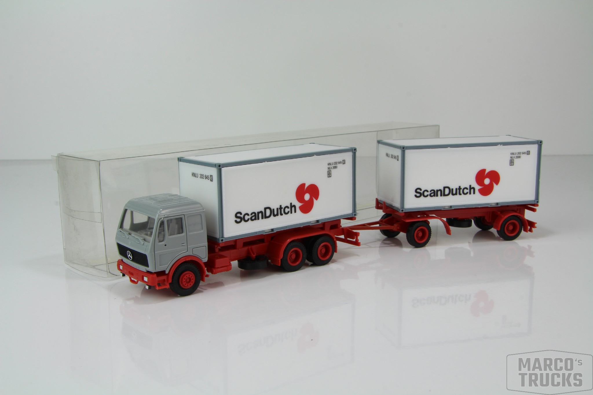 Herpa MB NG Containerhänerzug 2x 20´ grau/rot/weiß “Scan Dutch” /H11082