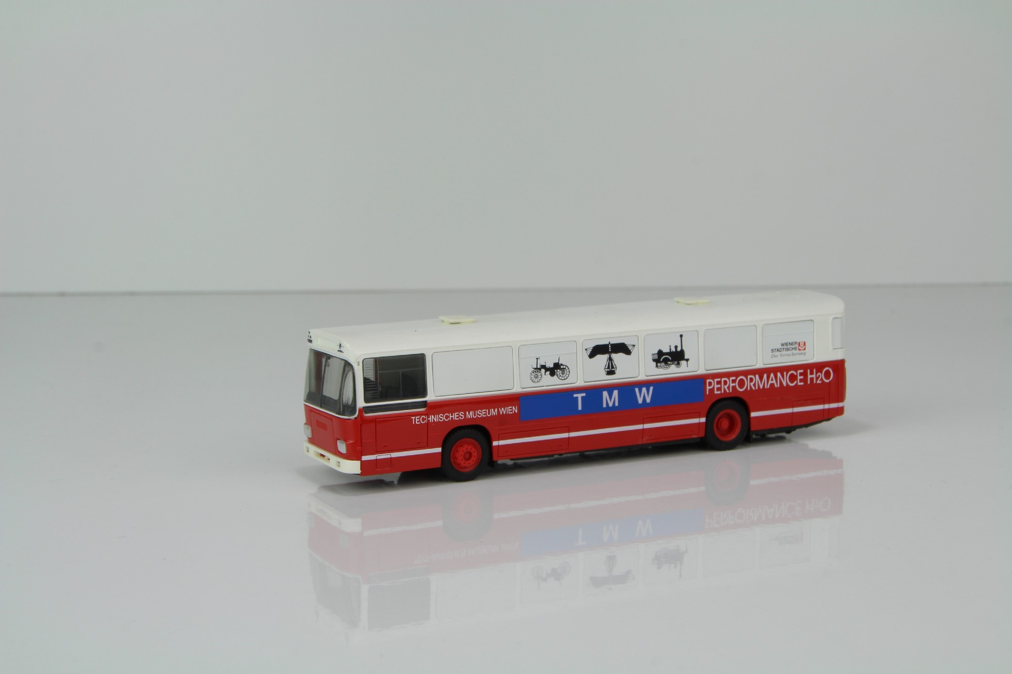 Herpa MAN SÜ 240 Bus “Technisches Museum Wien - TMW” /H9125