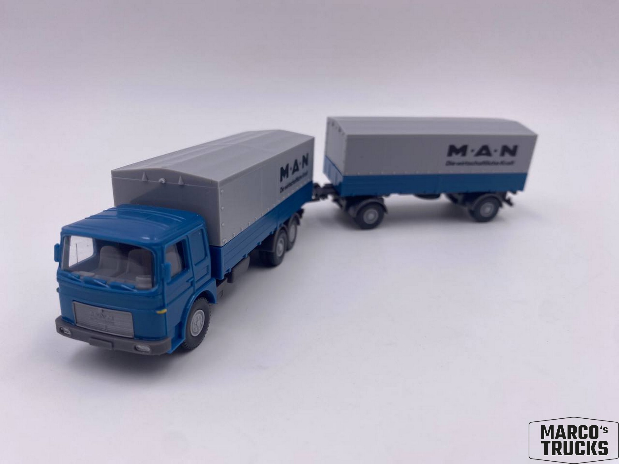 Wiking MAN F8 19.230 Planenhängerzug blau/grau „MAN“ 1:87 /WI945